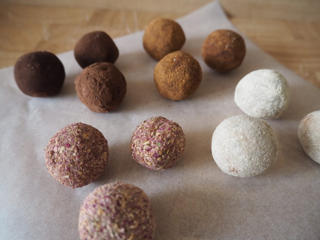 RAW BLISS BALLS – Holly Wilkinson
